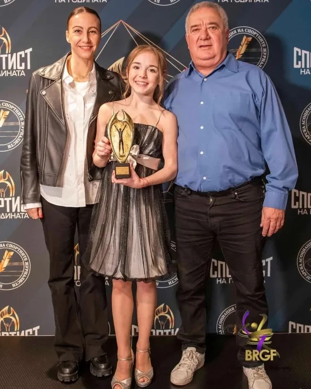 Малката голяма шампионка гимнастичката Стилияна Николова от дете програмирана за успеха За Жената